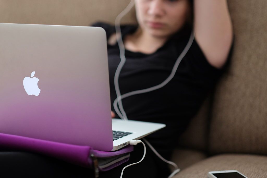 How to balance study and a social life - Study Anywhere